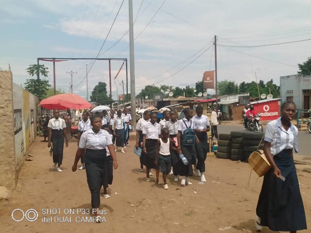 Kikwit : pas de vacances de fin d’année pour les élèves de la province ...