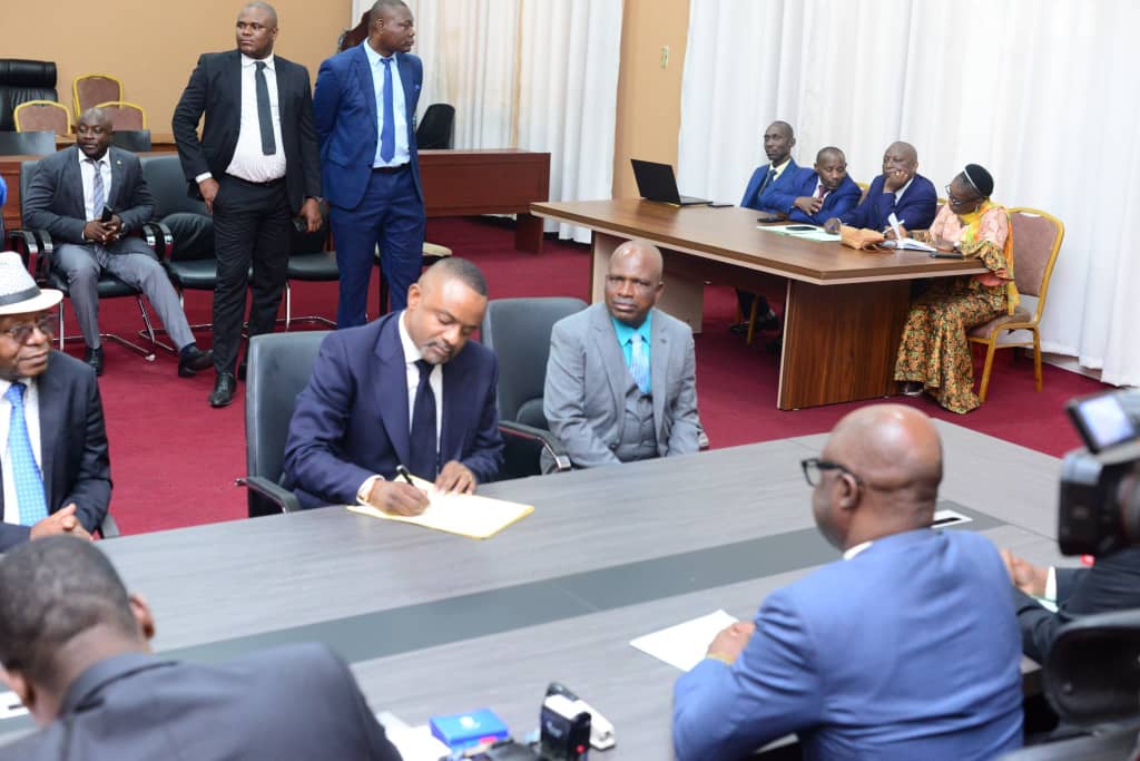 Sénat/Bureau définitif : Sama Lukonde, Jonas Mukamba et Salomon Kalonda ...