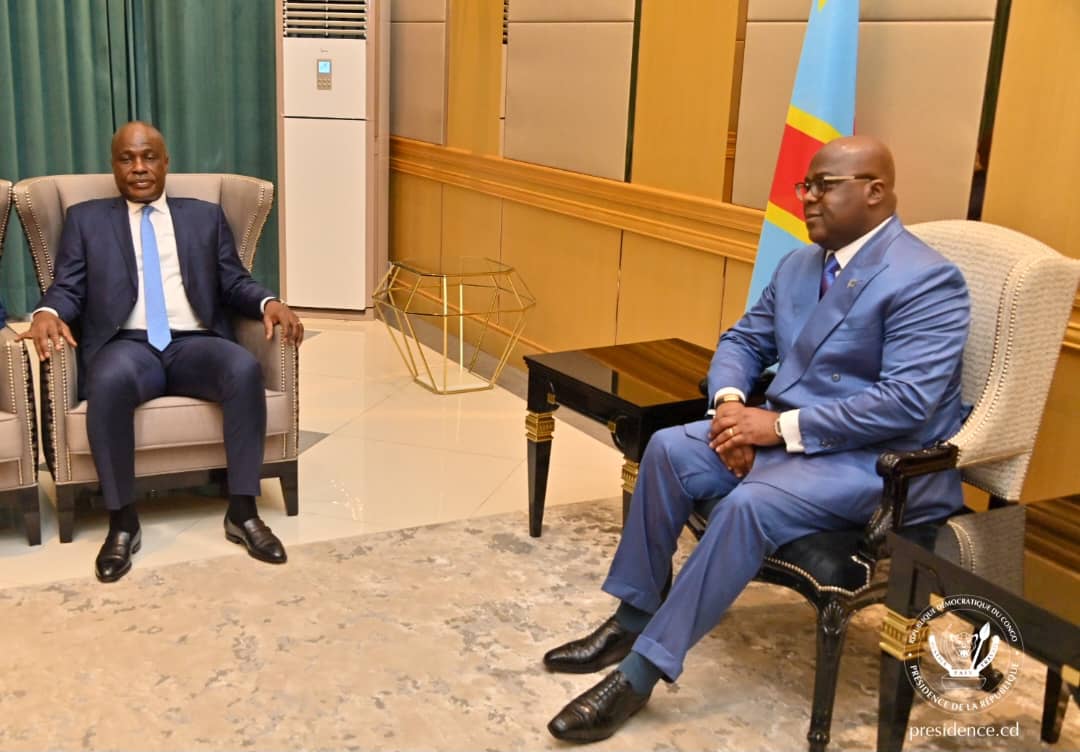 Enjeux politiques : « Fayulu rejoint Tshisekedi pour extirper sa galère ...